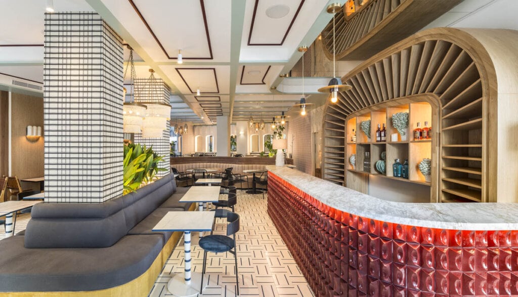 Restaurante Lateral Valencia – UBICCA