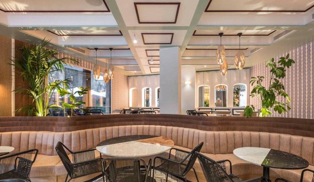 Restaurante Lateral Valencia – UBICCA